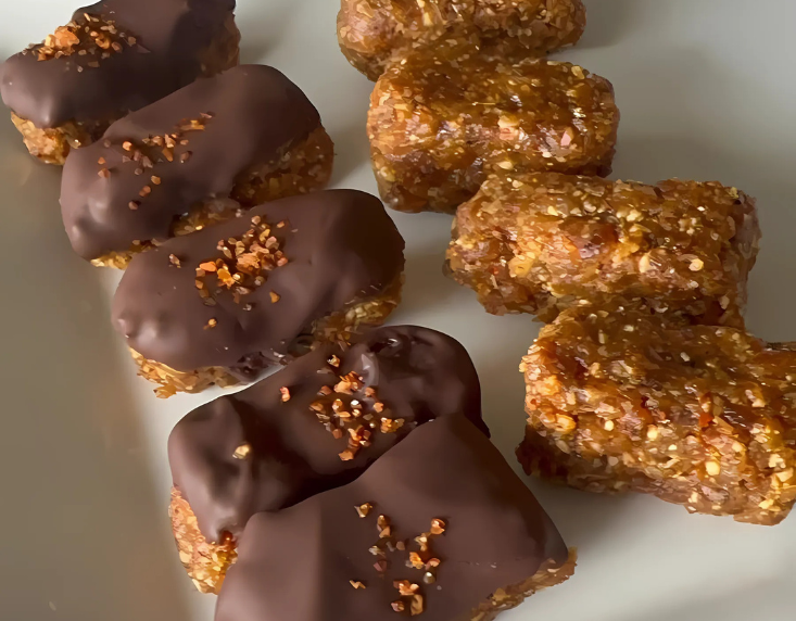 Bites de dátil y Tajín con chocolate - saludsalud.com.mx